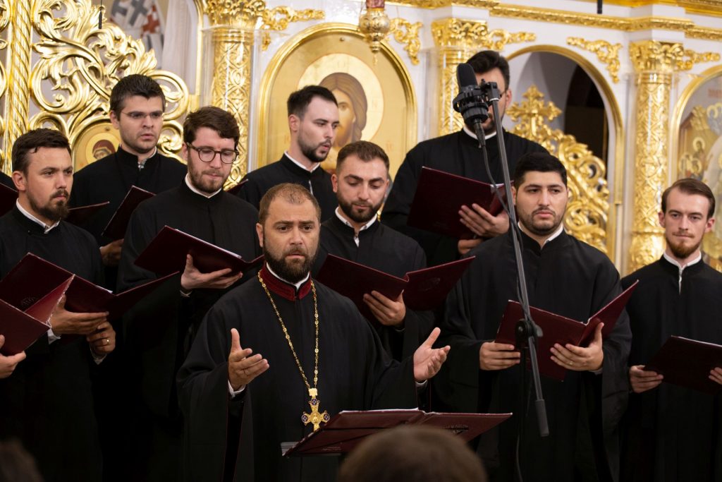 "DAȚI DRUMUL LA CER", concert al Corului TRONOS în Biserica Sfânta ...